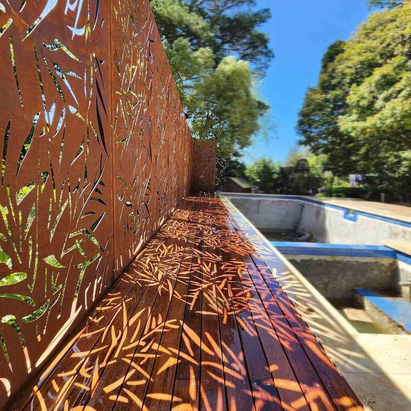 Rust Metal Budget Screen Jungle – Chippy's Outdoor